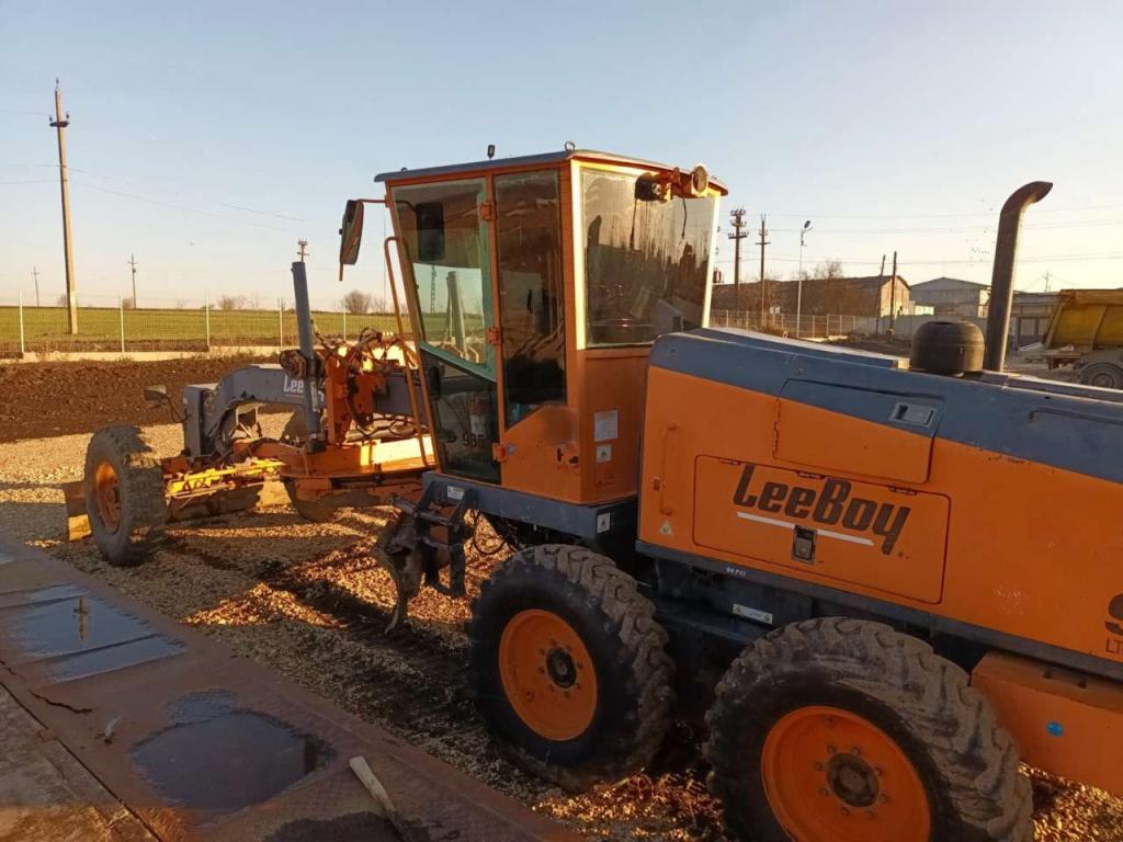 Leeboy 985 - Niveleuse / Grader en vente par Omeco Spa (Code d'annonce ...